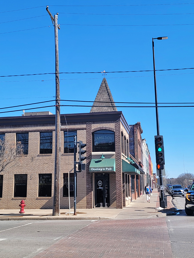 dooley's pub 1