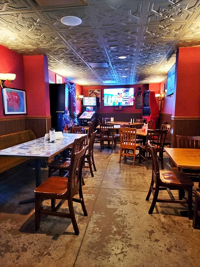 dooley's pub 2
