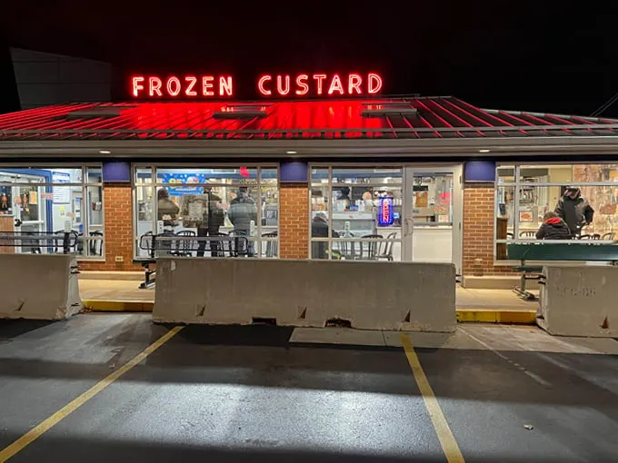 gilles frozen custard 1