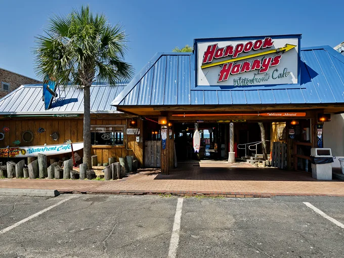harpoon harry's beachfront restaurant 1