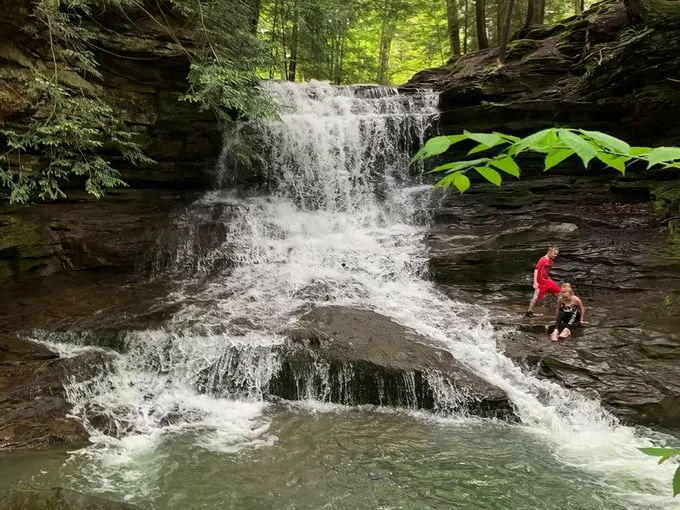 honey run waterfall 1