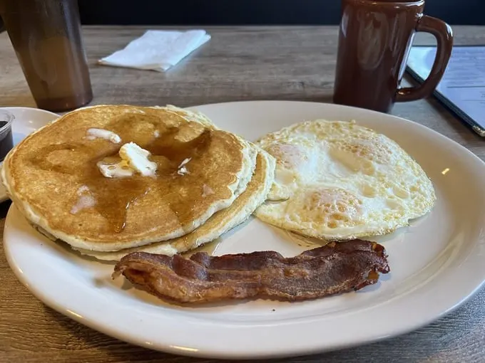 lola's diner 3 9