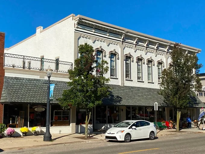 maple street mall 1