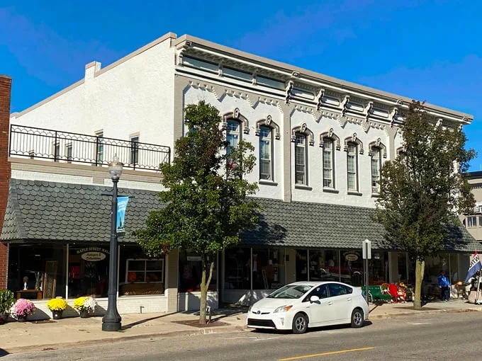 maple street mall 1