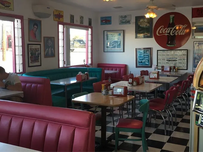 mr d'z route 66 diner 3