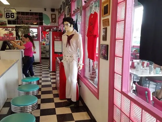 mr d'z route 66 diner 8