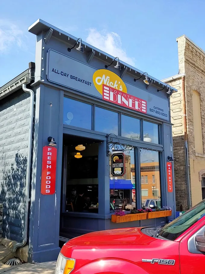 nick’s downtown diner 1