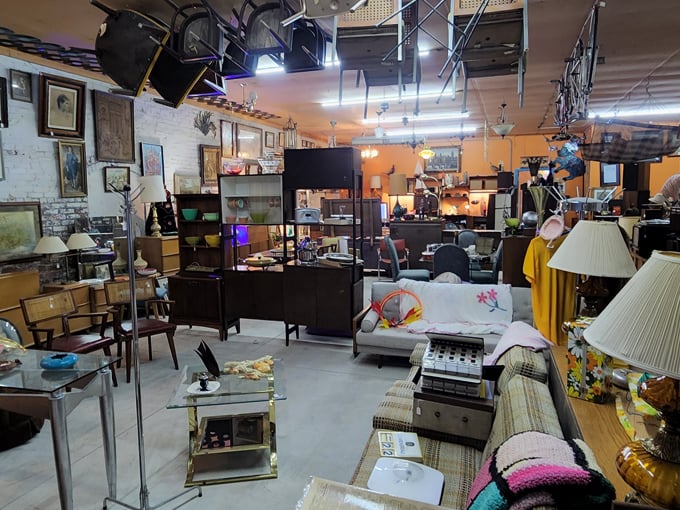 pop's uniquities llc antiques and vintage 4