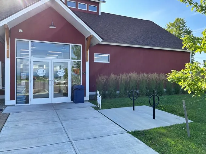 red barn market & deli 1