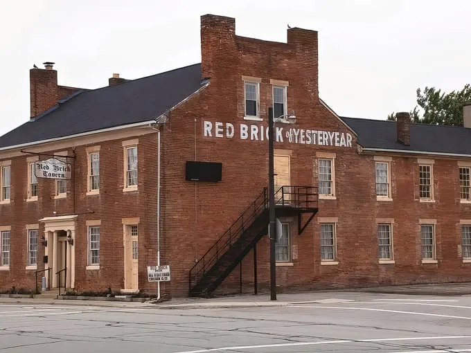 red brick tavern 1