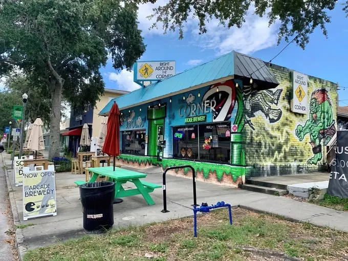 right around the corner arcade bar 1