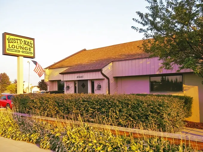 rusty nail lounge 1
