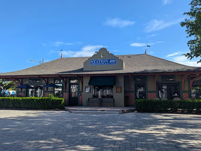 station 400 1