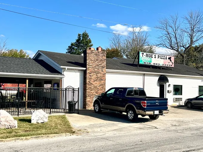 t'moe's pizza 1