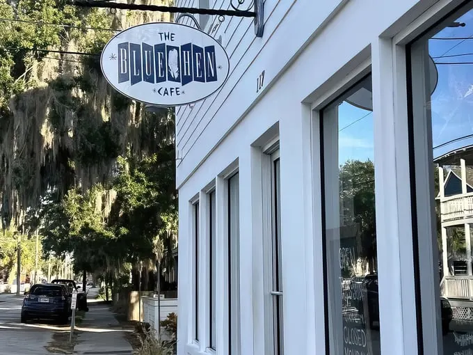 the blue hen café 1