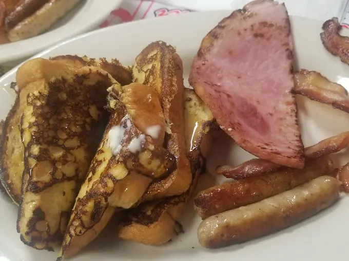 three coins diner 7