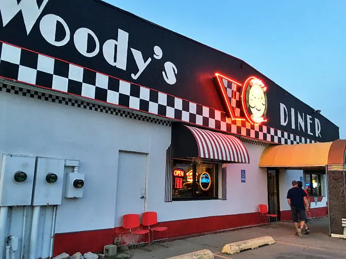 woody’s 50’s diner (le roy) 1