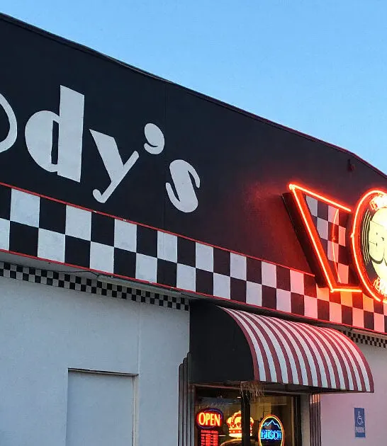 wacky restaurants illinois ftr