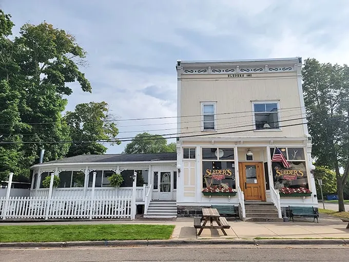 Step into a time machine disguised as a tavern! Sleder's charming facade whispers tales of bygone eras and promises of delicious adventures within.