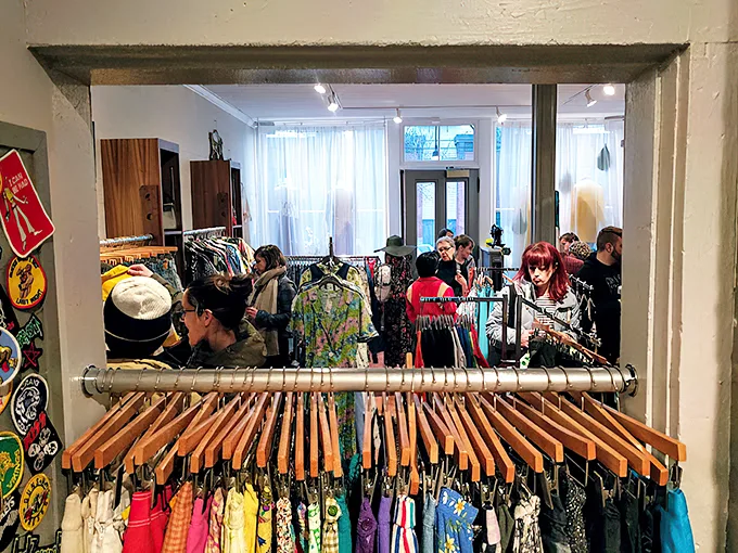 Calling all fashion fanatics from near and far! Step right up to a vintage wonderland that will have you channeling your inner Madonna.