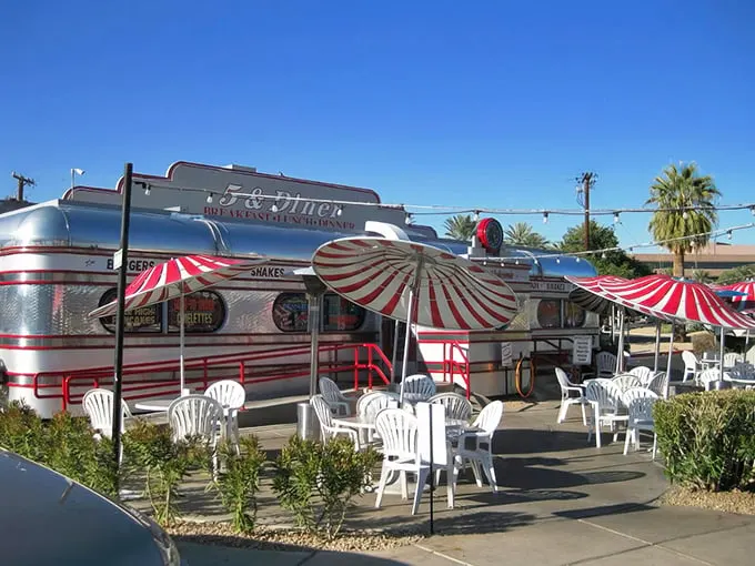 5 & diner 1