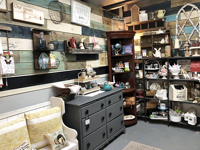 Mad Men meets your great-aunt's parlor in this swanky setup. Don Draper would feel right at home sipping an Old Fashioned here.