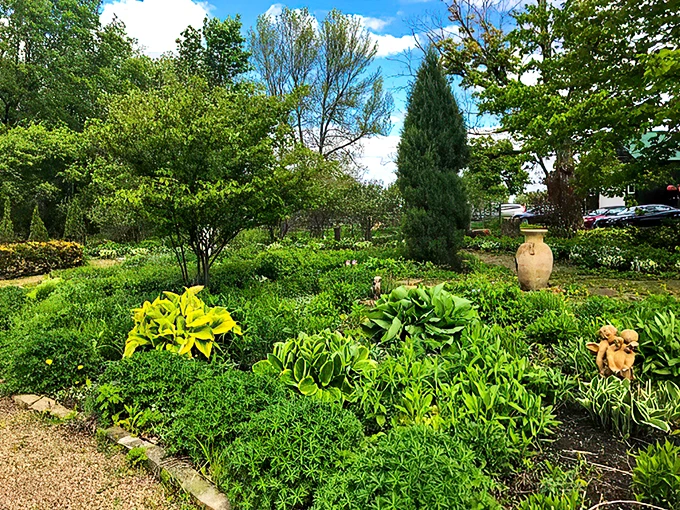 Vines and blooms create a picturesque scene. Who needs a green thumb when you've got this view?