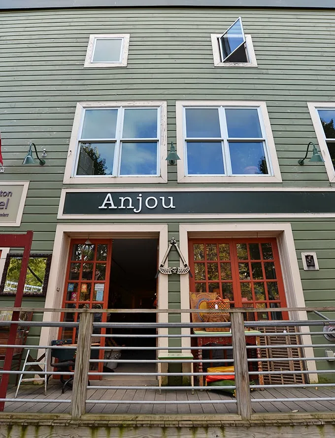 anjou & the little pear home 1
