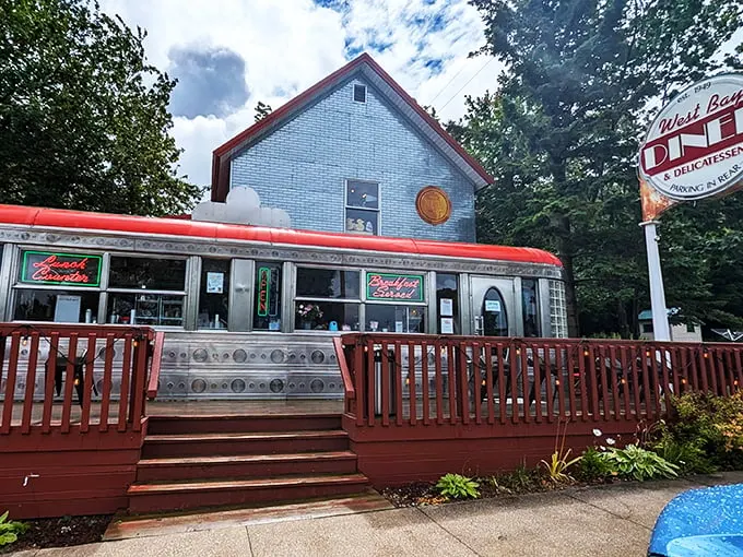 archie's west bay diner 1