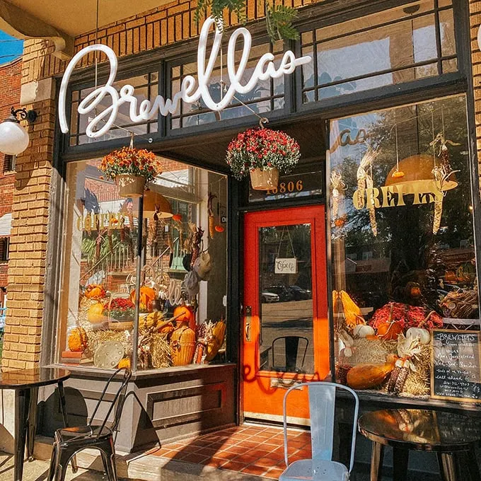 brewella’s coffee & crepes 1