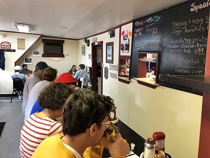 deb’s bristol diner 9