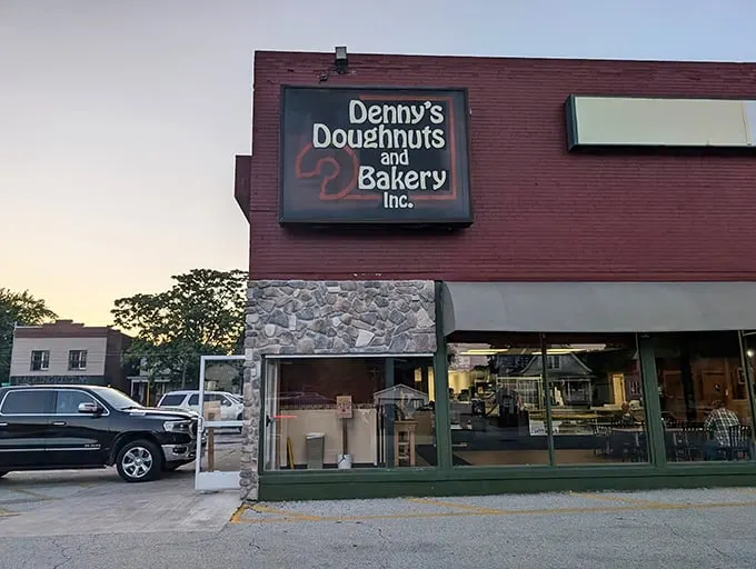 denny's doughnuts and bakery 1