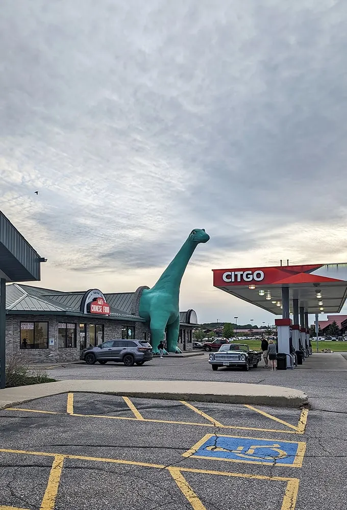 giant sinclair dinosaur at dino citgo 2 5