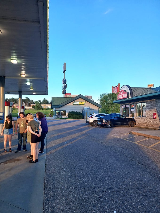 giant sinclair dinosaur at dino citgo 2 6