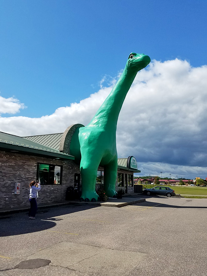 giant sinclair dinosaur at dino citgo 2 9