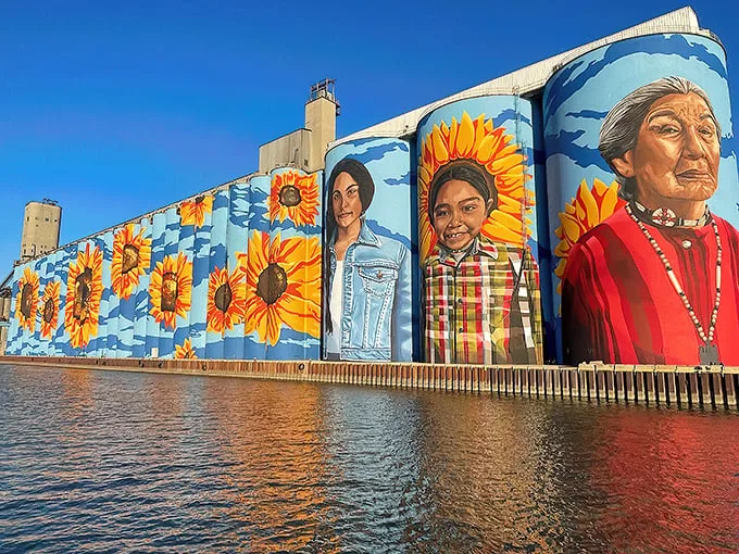 glass city river wall 1
