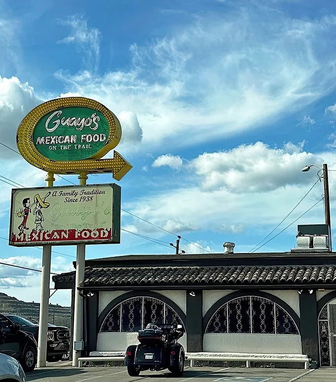 guayo's on the trail 1