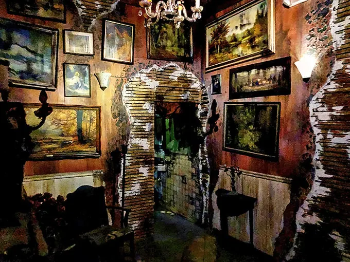 haunted schoolhouse & laboratory 3
