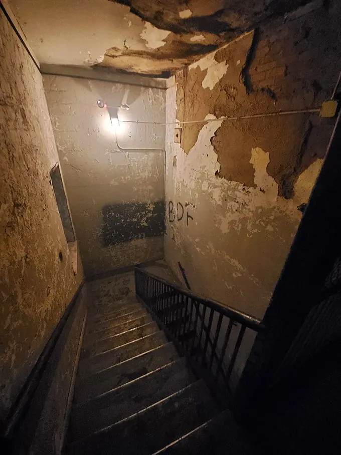 haunted schoolhouse & laboratory 6