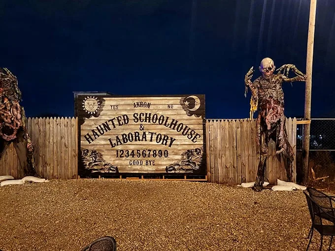 haunted schoolhouse & laboratory 9