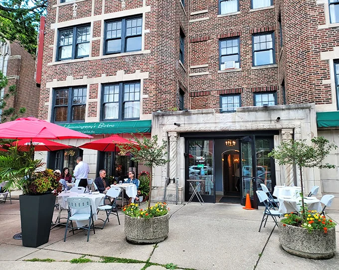 hemmingway's bistro 1
