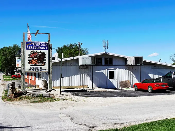 illinois riverdock restaurant 1