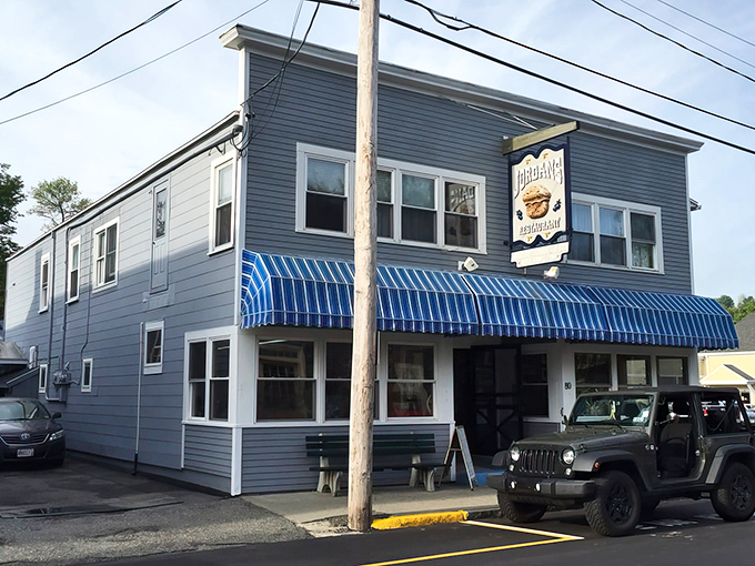jordan's restaurant breakfast lobster rolls burgers pancakes sandwiches 1