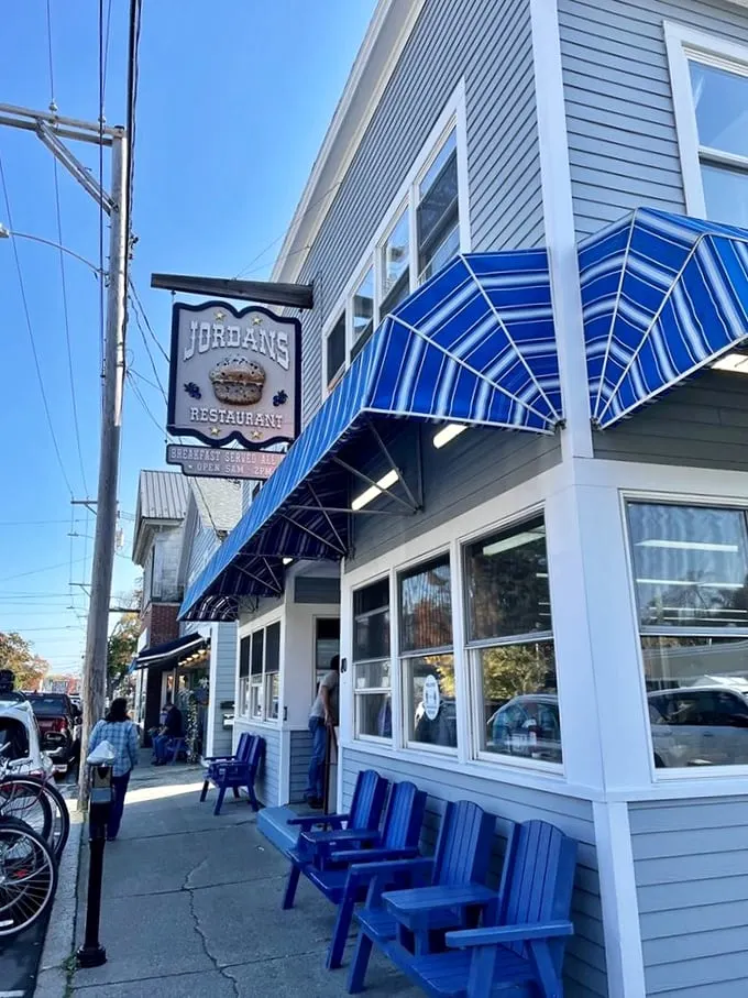 jordan's restaurant breakfast lobster rolls burgers pancakes sandwiches 2