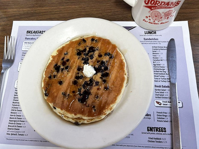 jordan's restaurant breakfast lobster rolls burgers pancakes sandwiches 6