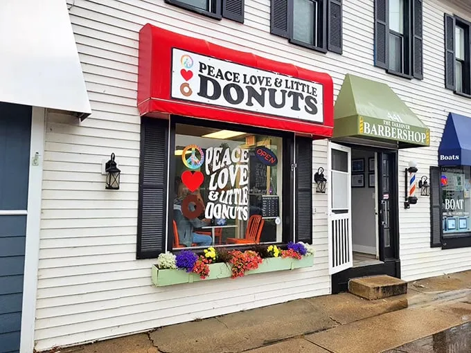 peace, love and little donuts of traverse city 1