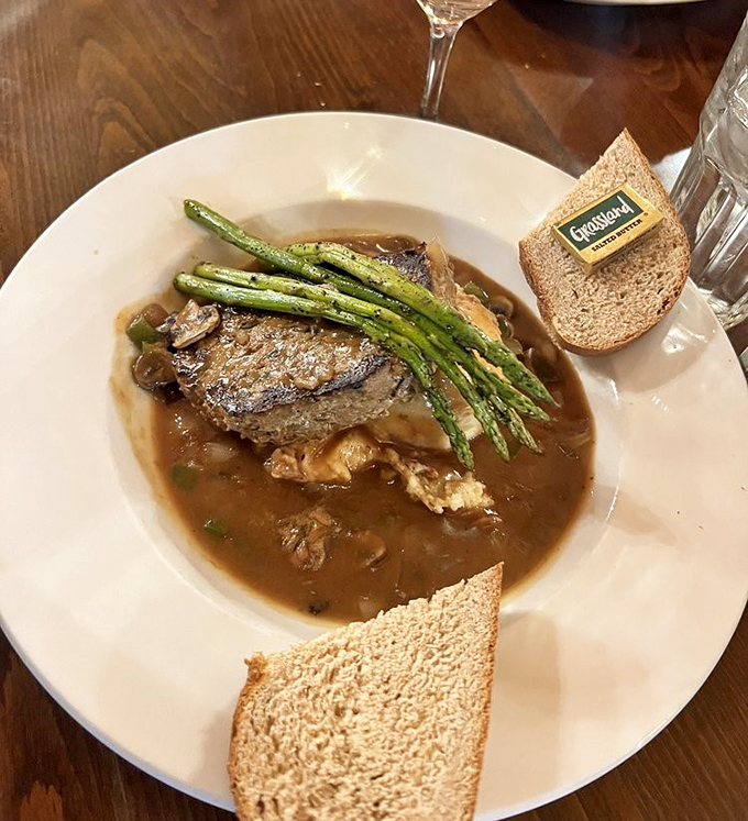 rustic inn cafe 6