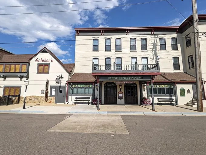 schuler's restaurant & pub 1