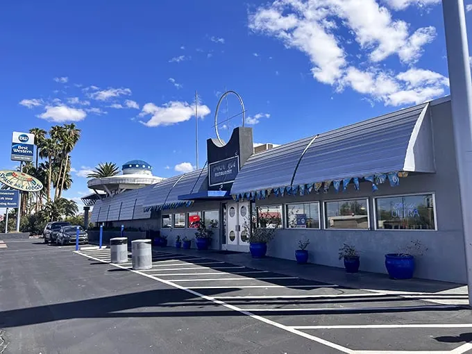 space age restaurant 1