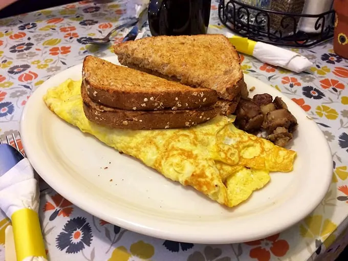 sunny side diner 8